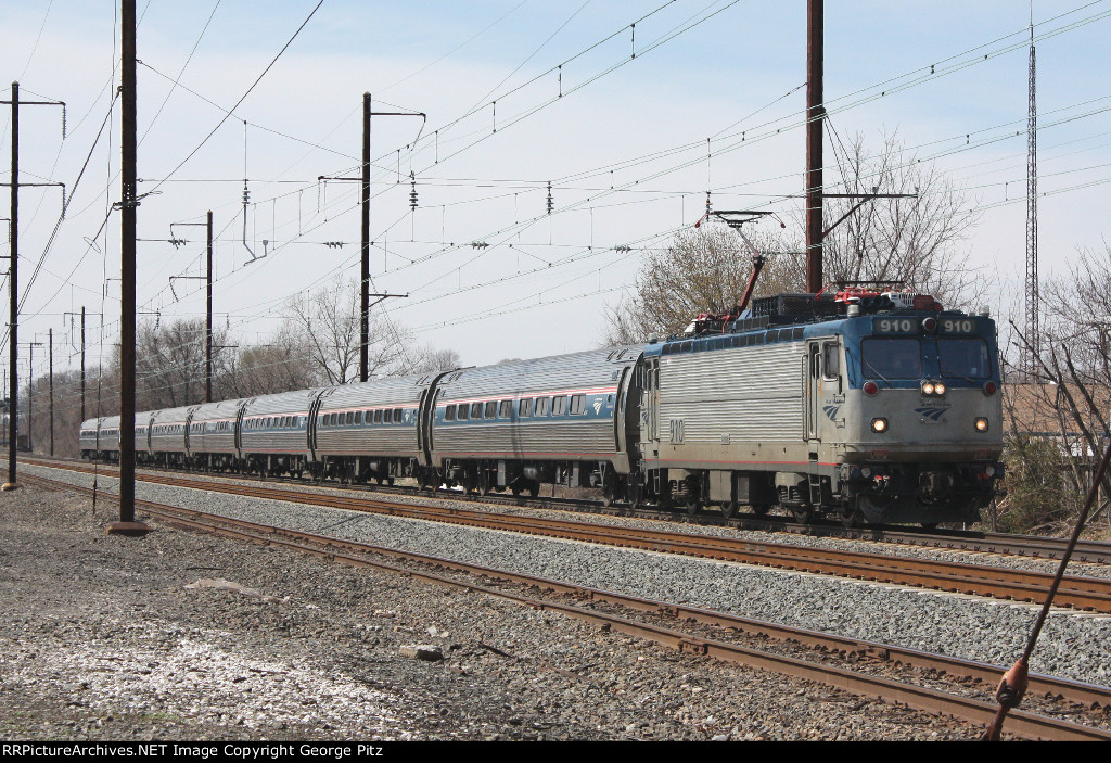 Train 176(25) at Middle River, MD